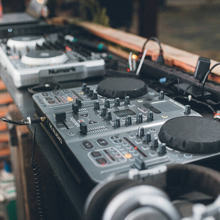 Married Djs – MarriedDjs